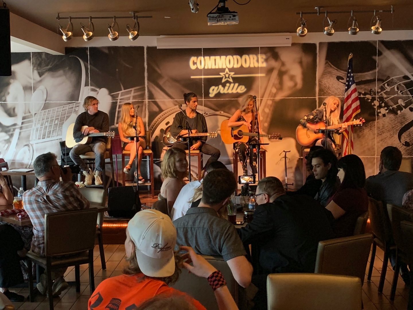 Open Mic & Songwriters' Nights | Nashville Guru