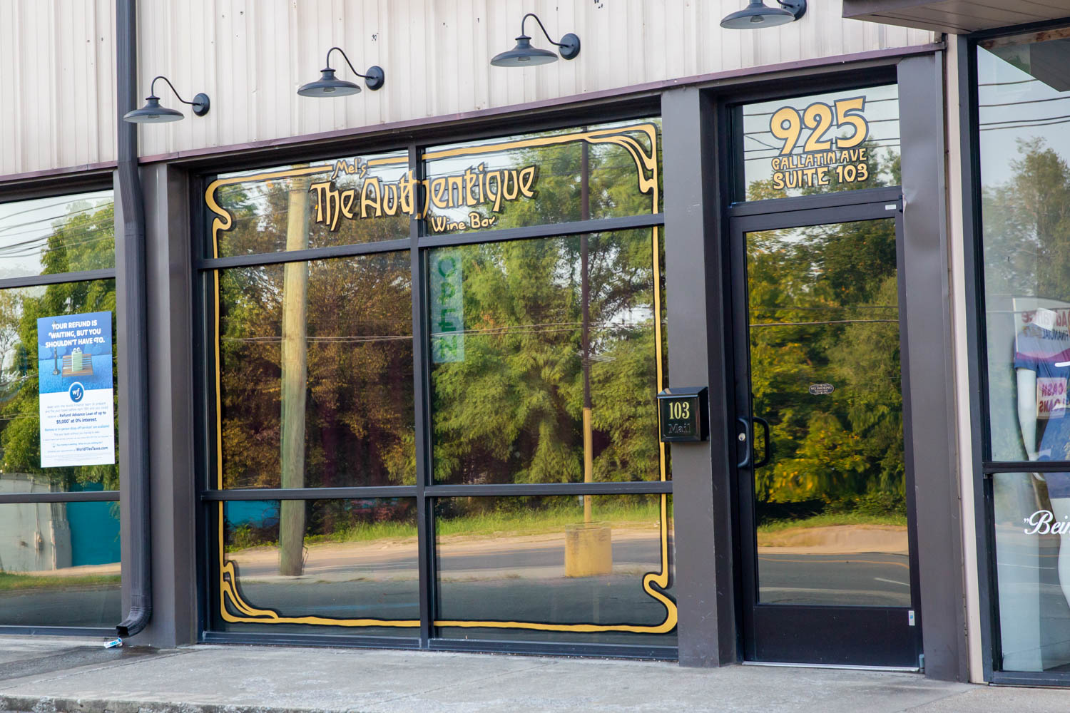 The Authentique | Nashville Guru