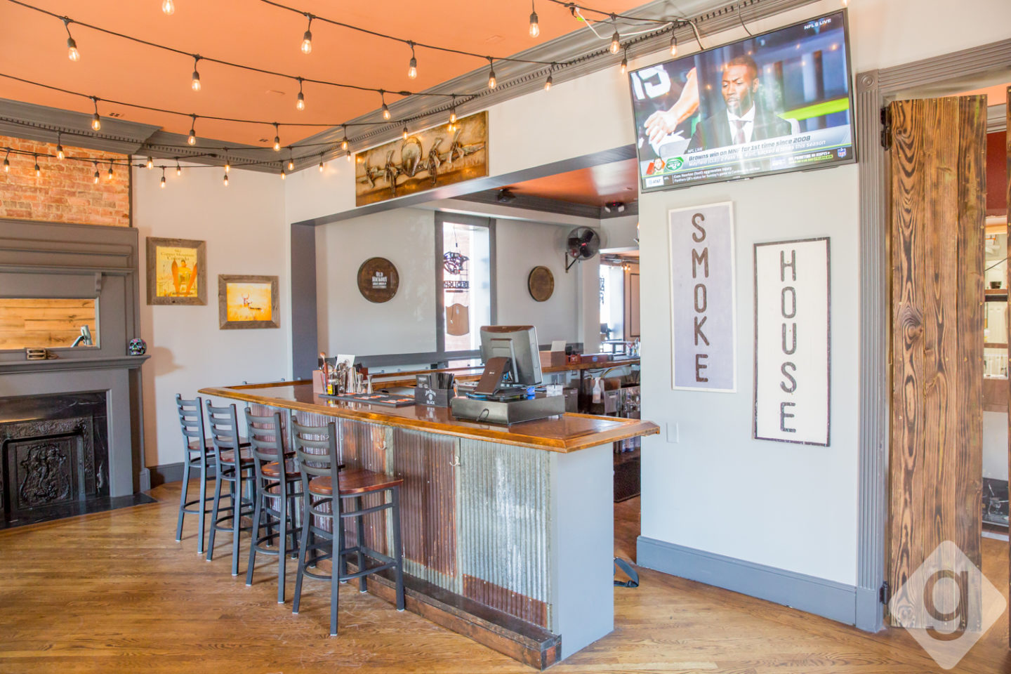 A Look Inside: Smokehouse on Sixth | Nashville Guru