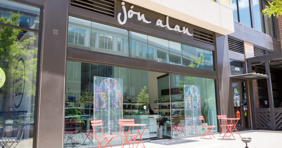 Jón Alan Salon | Nashville Guru