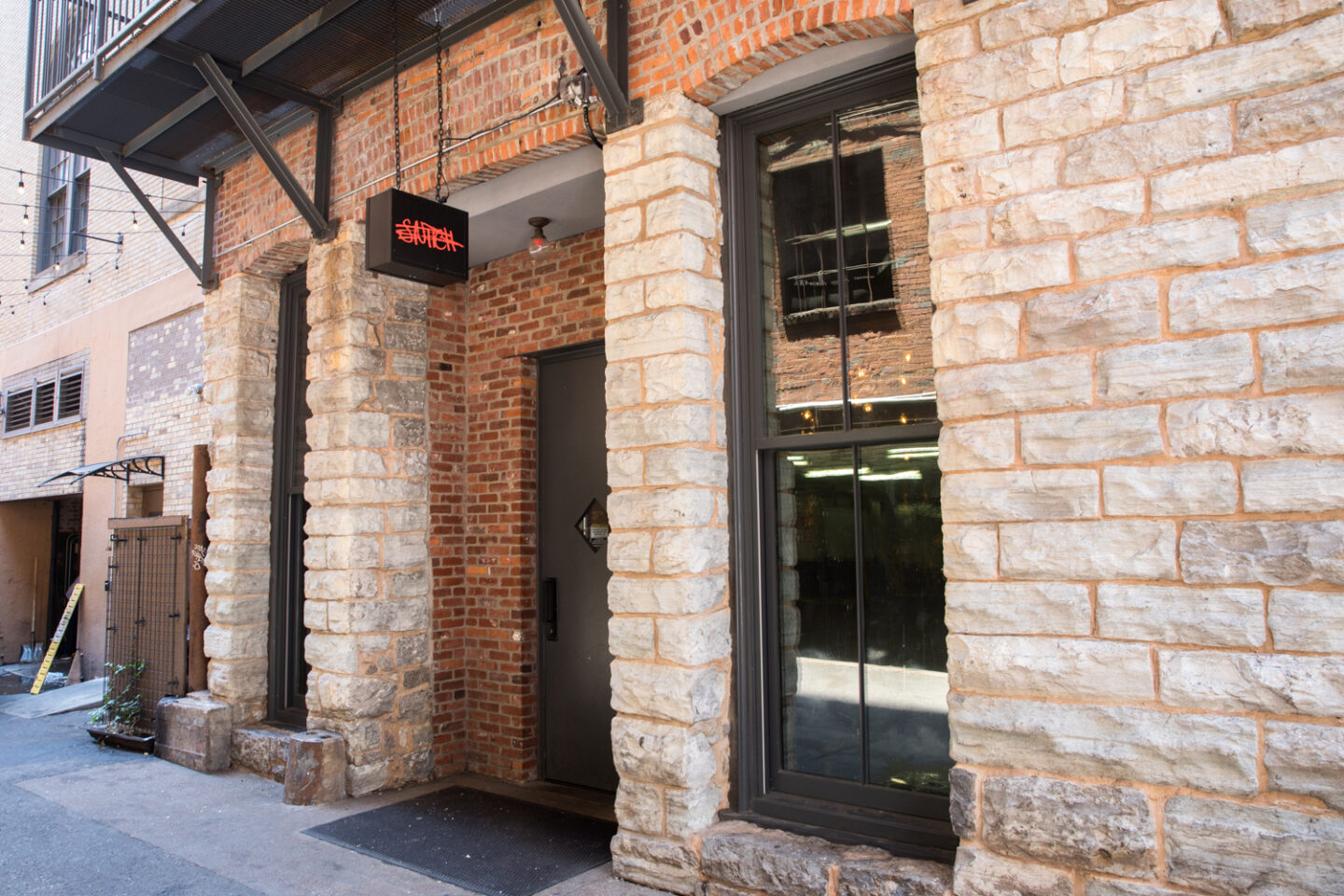 Snitch | Nashville Guru