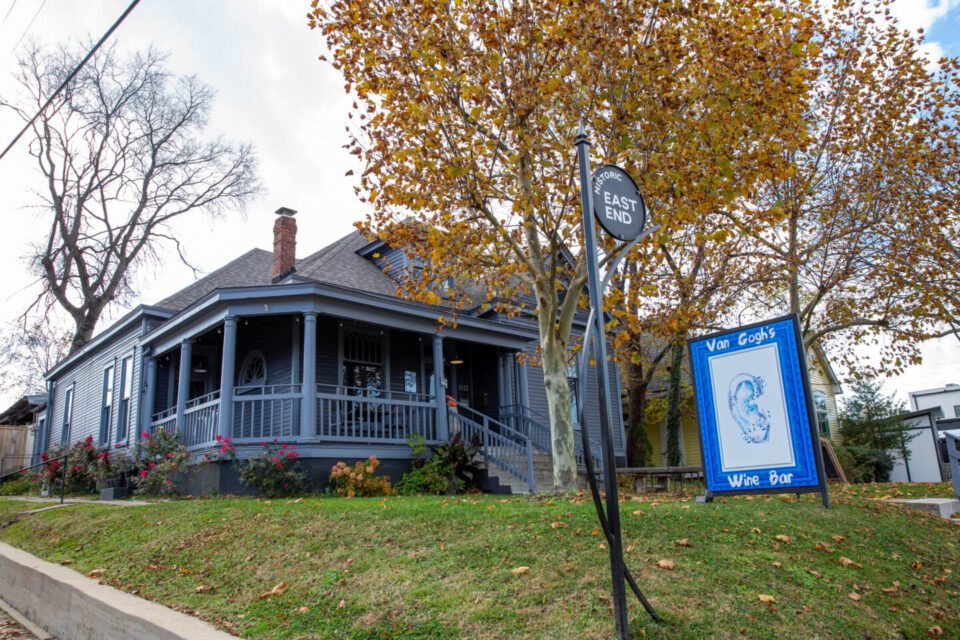 Van Gogh's Wine Bar | Nashville Guru