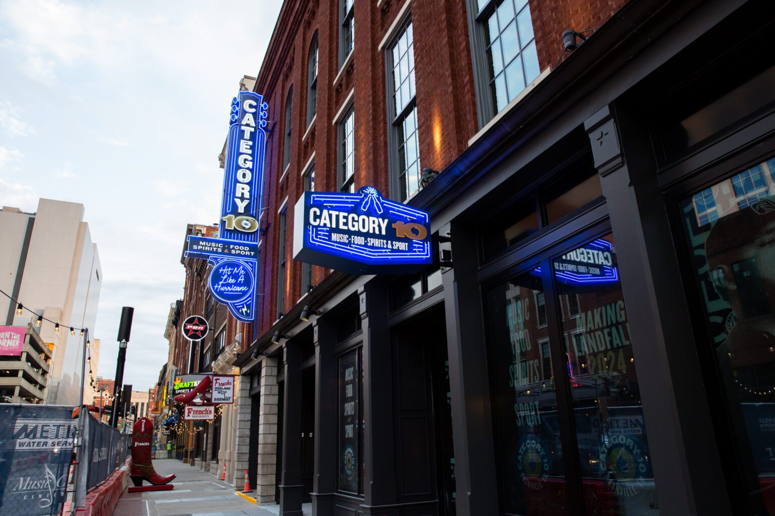 Category 10 (Luke Combs Honky-Tonk Bar & Venue) | Nashville Guru