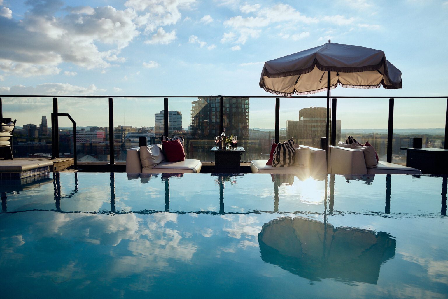 Best Hotels with Outdoor Pools in Nashville | Nashville Guru