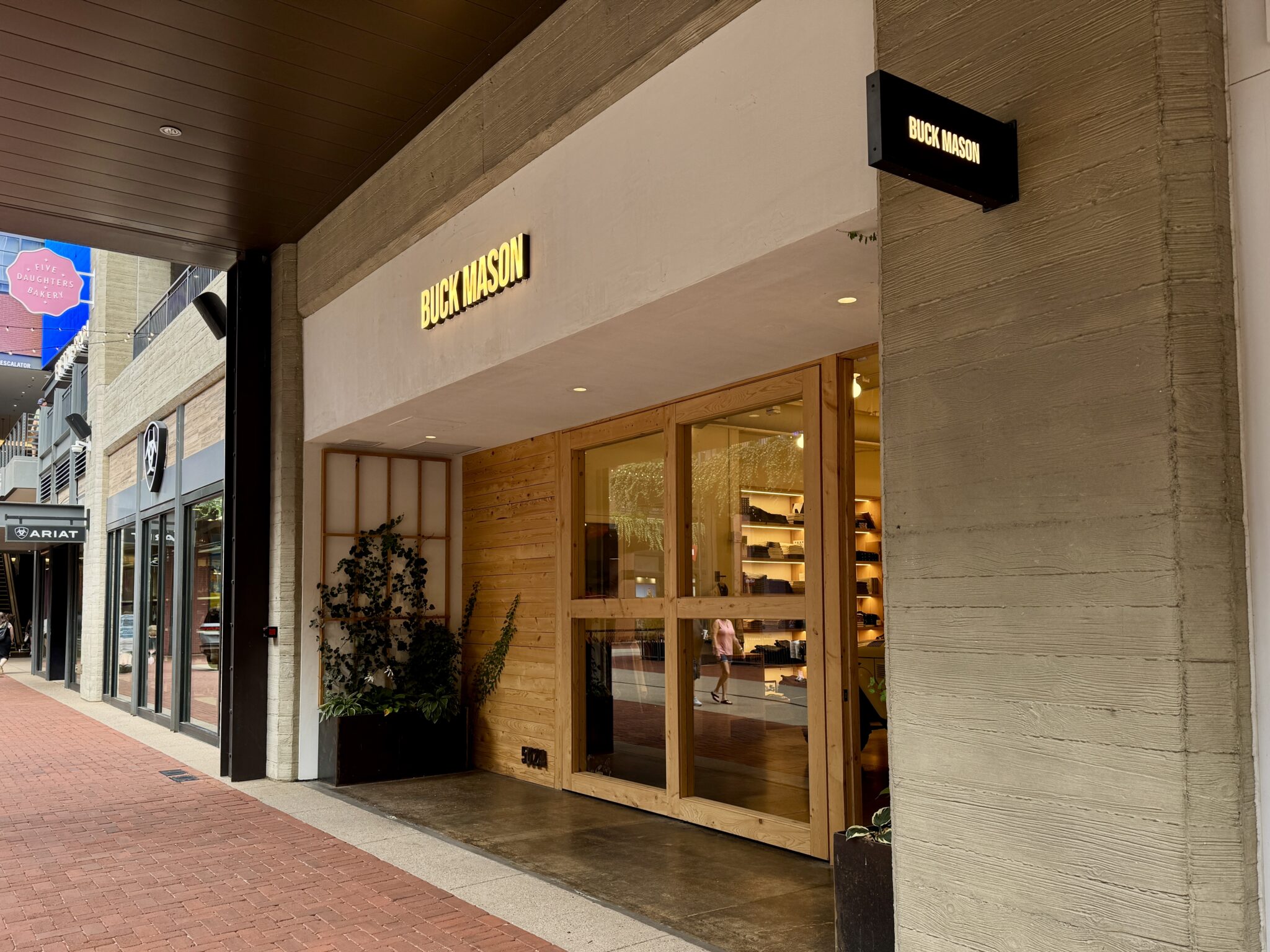 Buck Mason (Downtown) | Nashville Guru