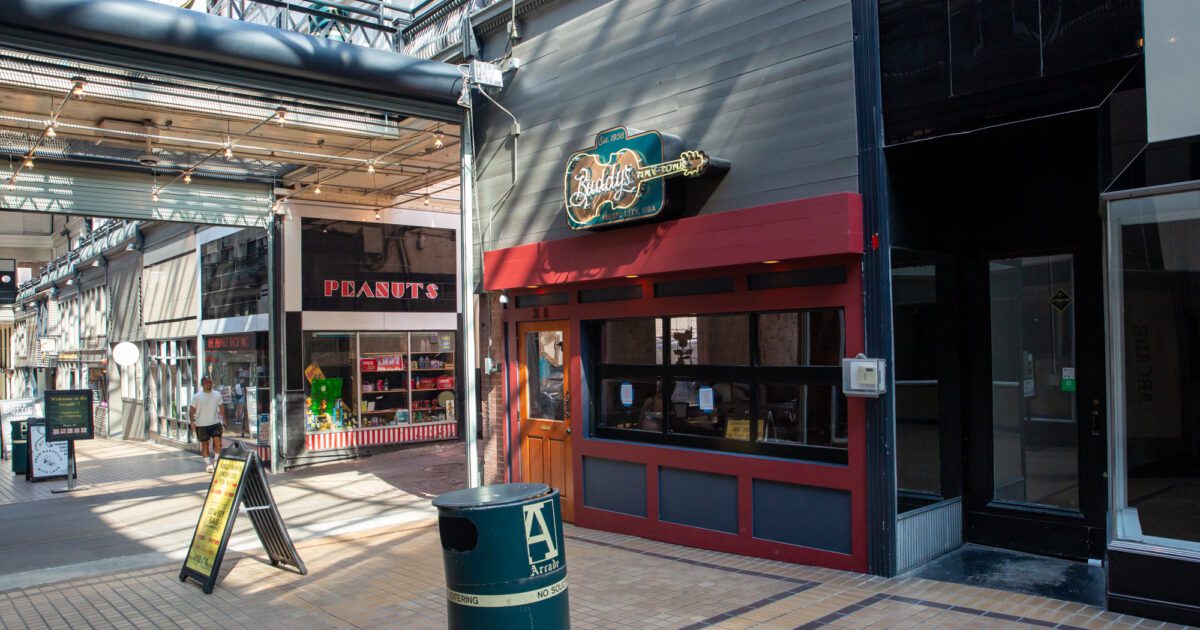 Buddy’s Tiny Tonk | Nashville Guru